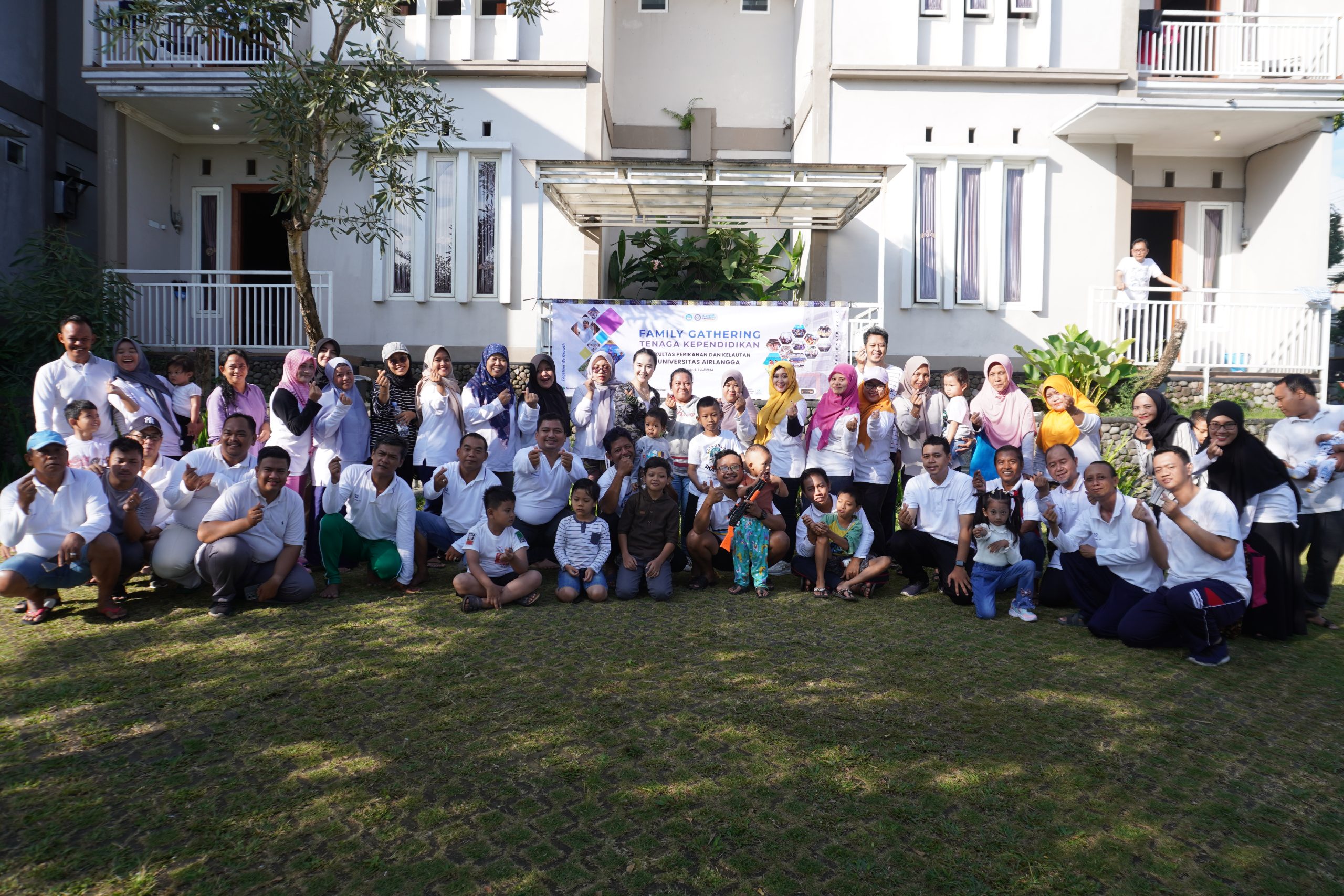 Family Gathering Tenaga Kependidikan FPK UNAIR Tahun 2024 di Villa ...